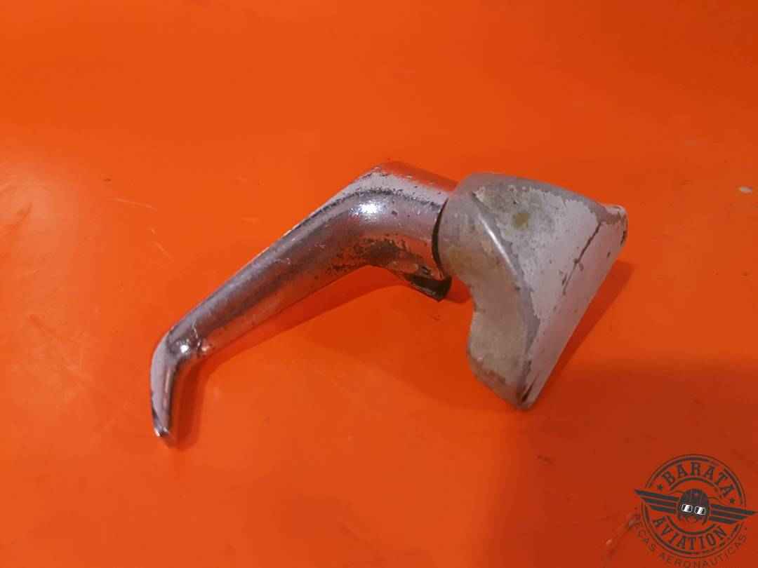 CESSNA WINDOW LATCHES R/H – Barata Aviation Parts