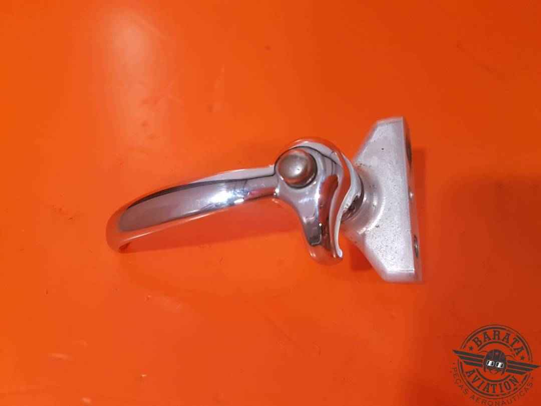 CESSNA WINDOW LATCH HANDLE L/H – Barata Aviation Parts